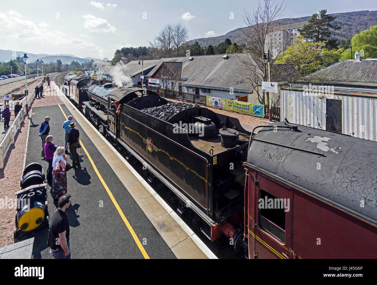 Aviemore railway station hi-res stock photography and images - Alamy