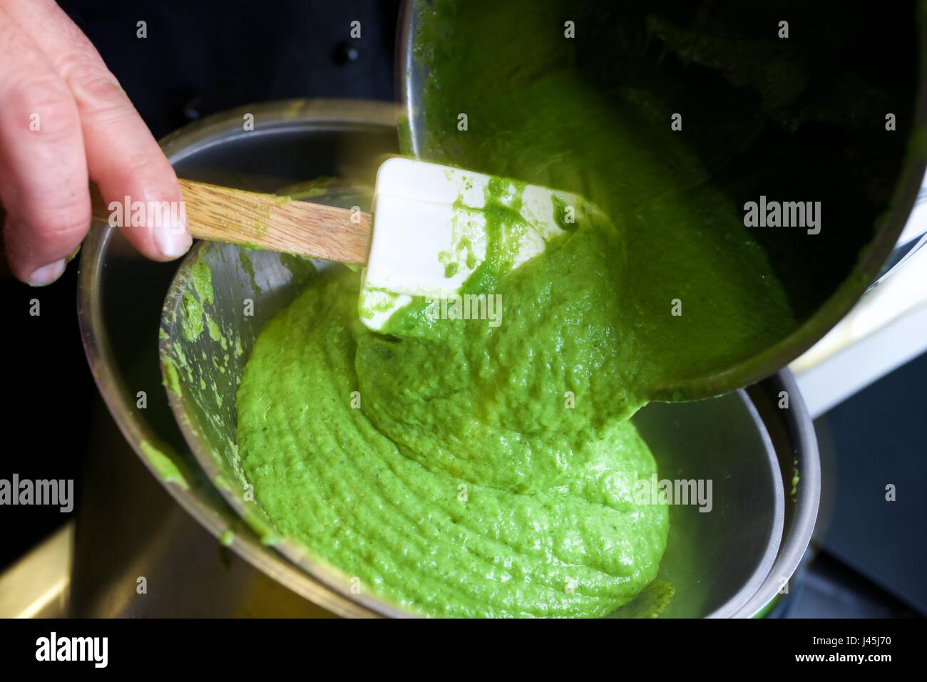 Preparation of vegetables pureed in a restaurant Stock Photo - Alamy