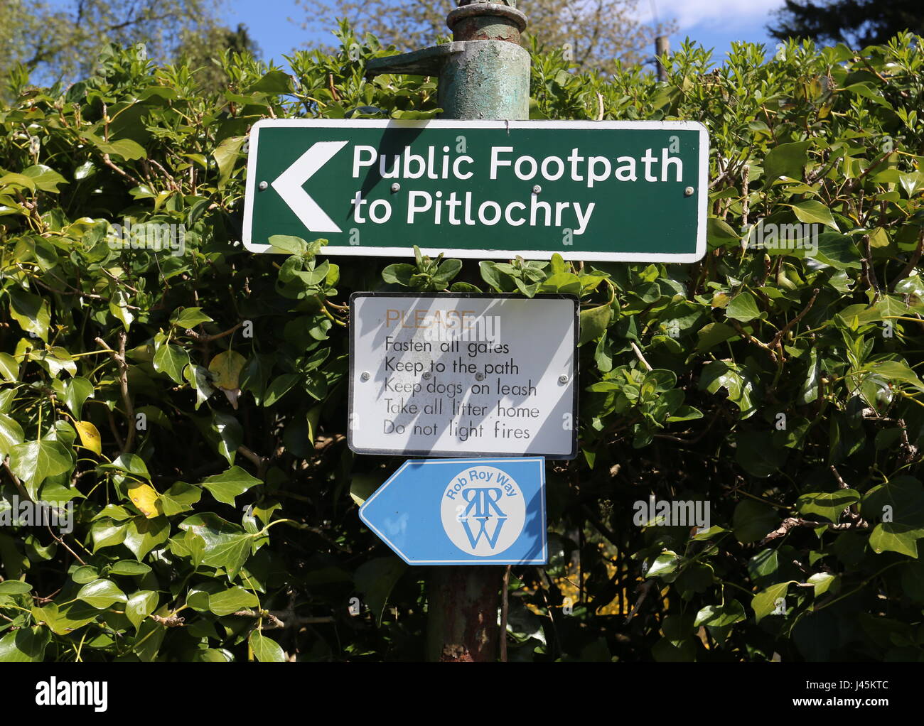 Signpost on Rob Roy Way Strathtay Scotland May 2017 Stock Photo - Alamy