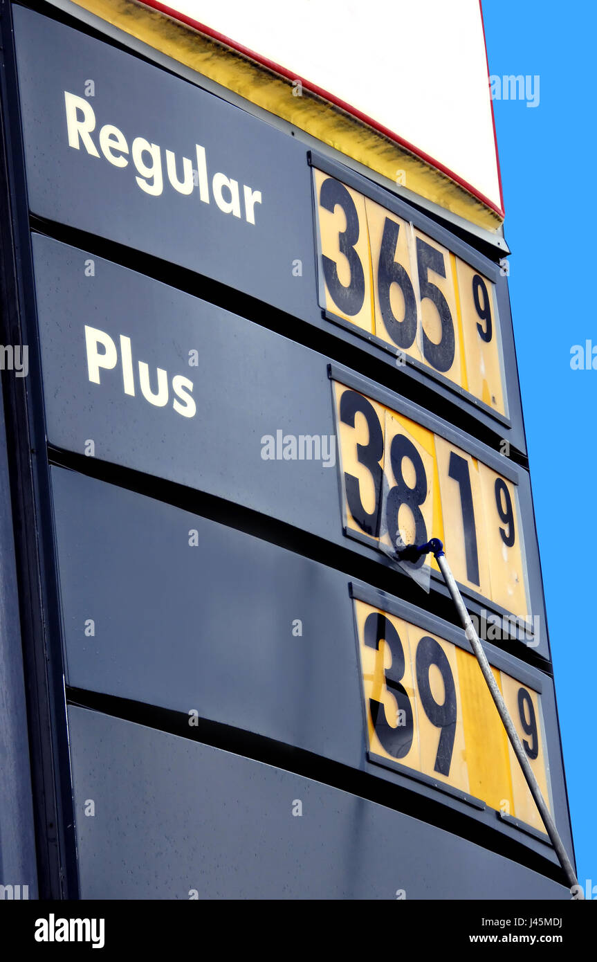 Gas station sign, changing hi-res stock photography and images - Alamy