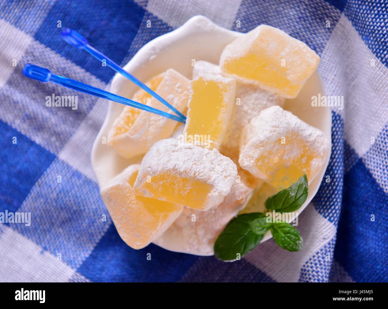 Loukoumi hi-res stock photography and images - Alamy