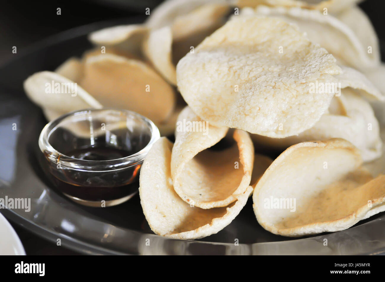 crisp rice, crisp rice-cakes (Thai snack Stock Photo - Alamy