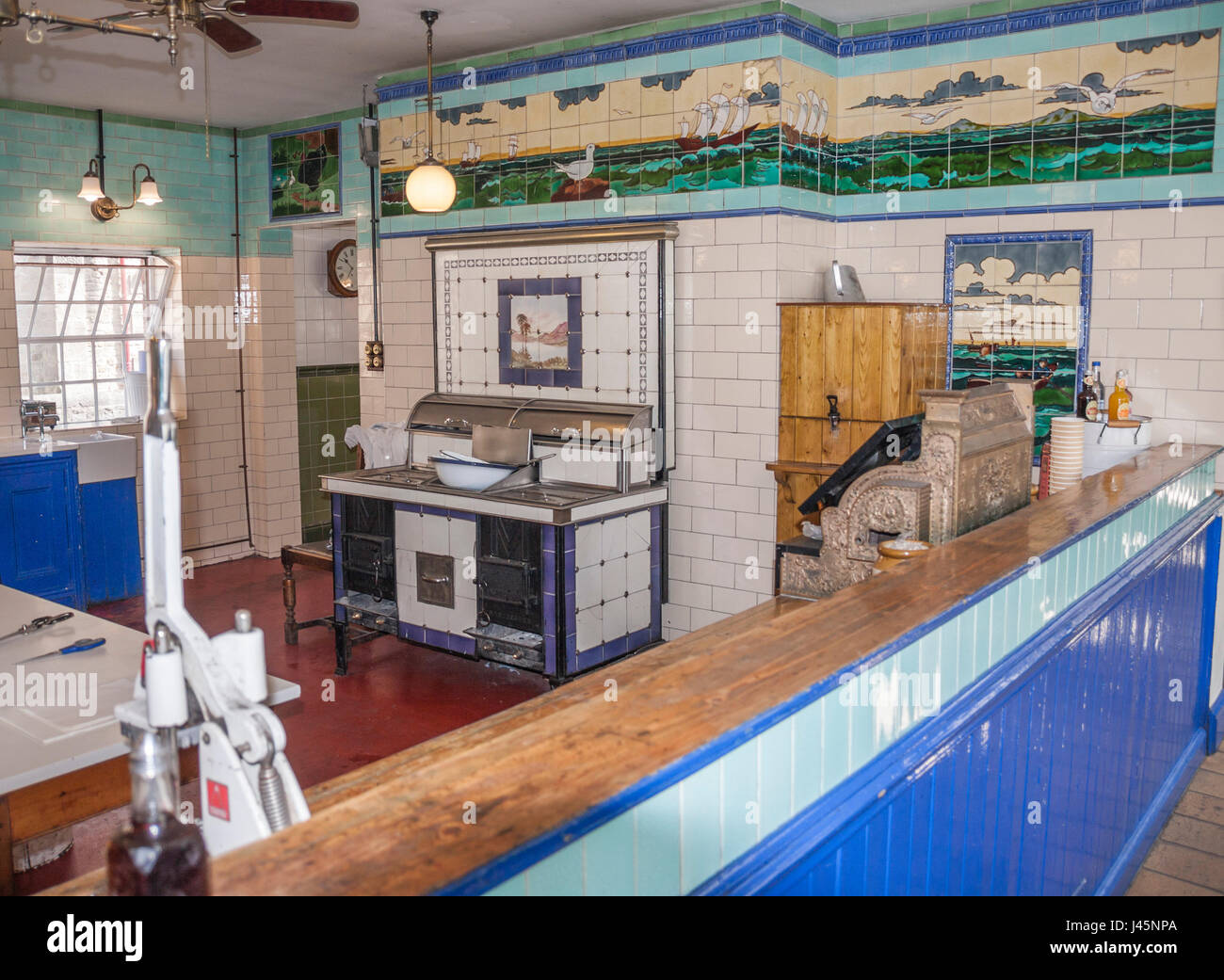 Fish and chip shop counter hi-res stock photography and images - Alamy