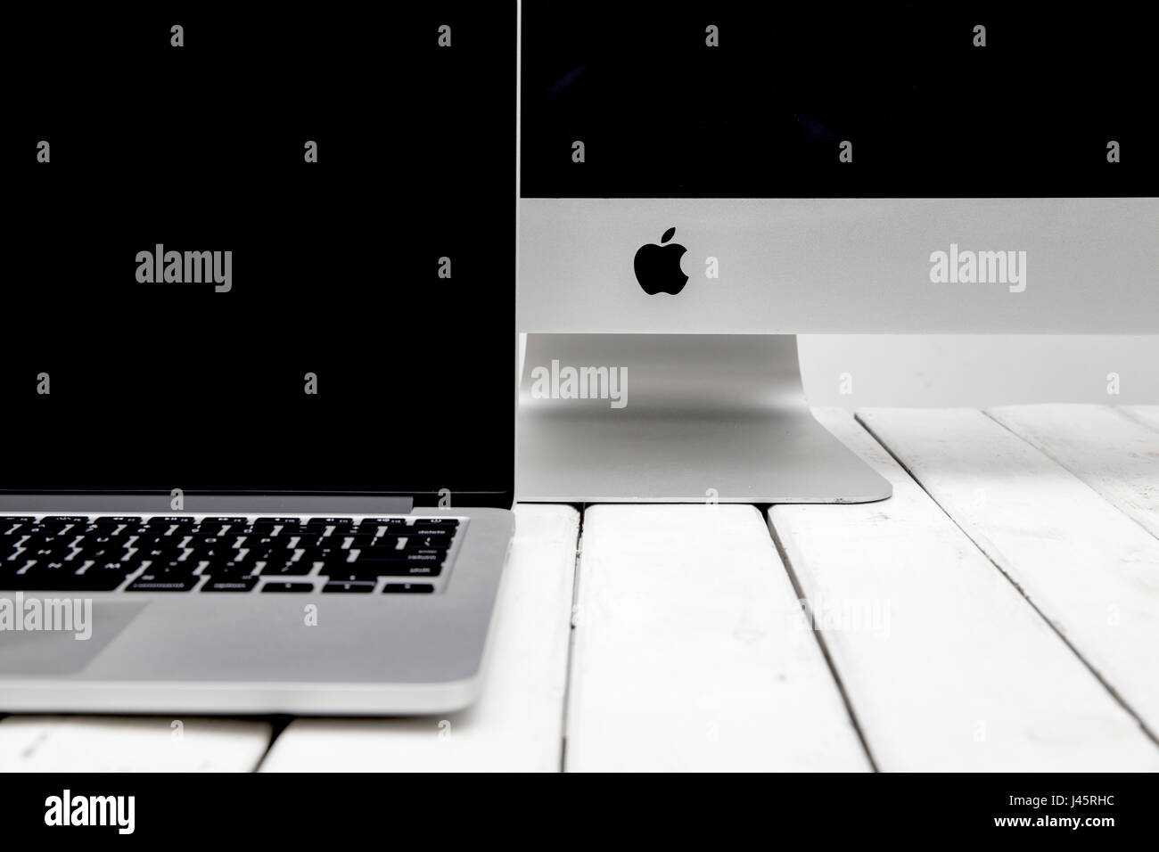 Macbook imac hi-res stock photography and images - Alamy