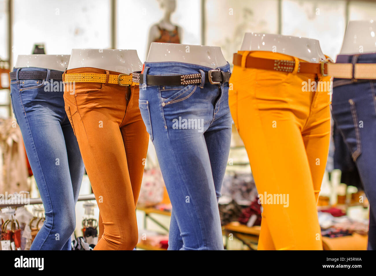 a dummy image in jeans standing store o Stock Photo - Alamy