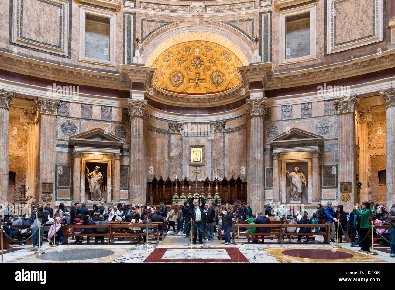 Inside the pantheon hi-res stock photography and images - Alamy