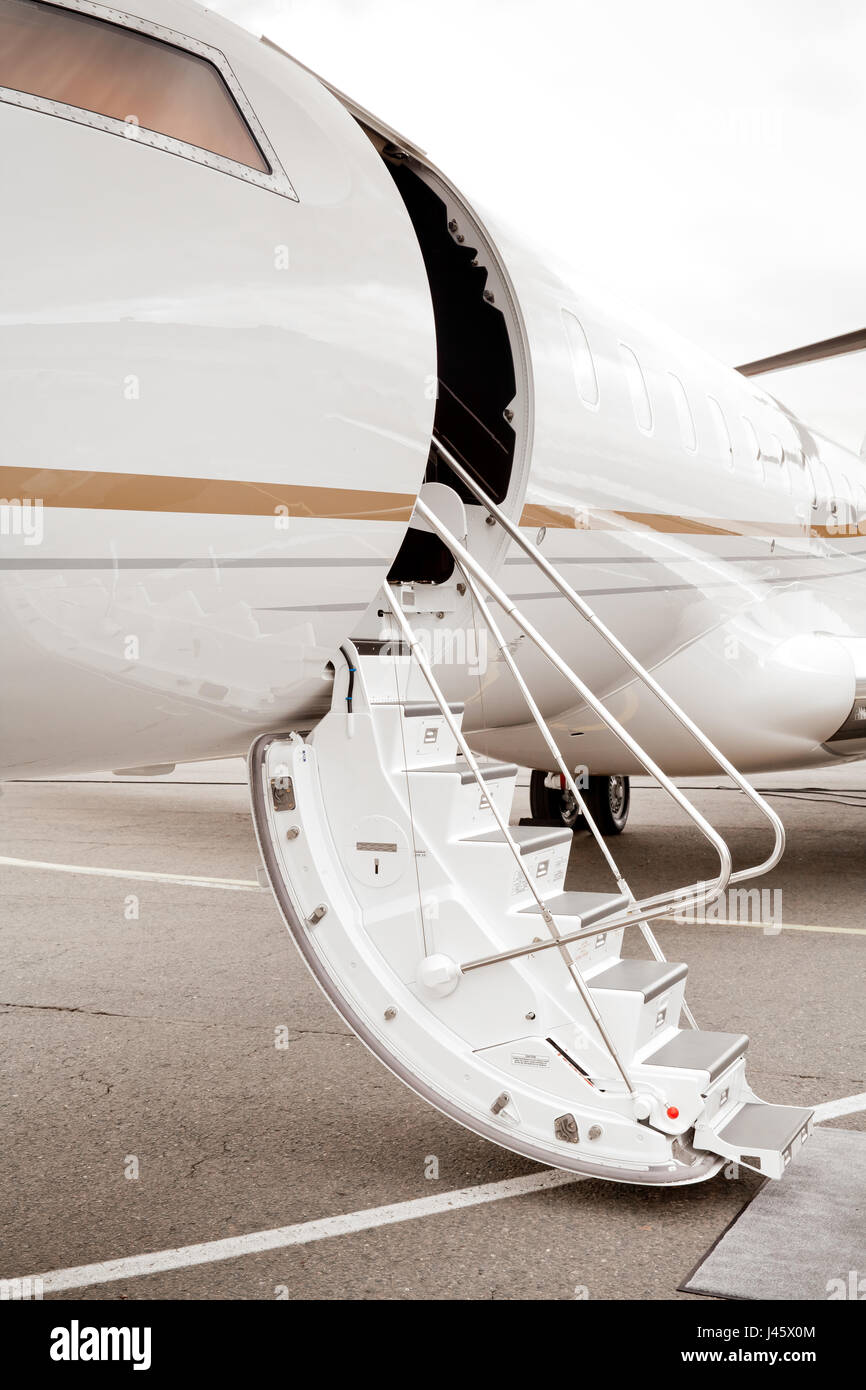 Jet entrance door hi-res stock photography and images - Alamy