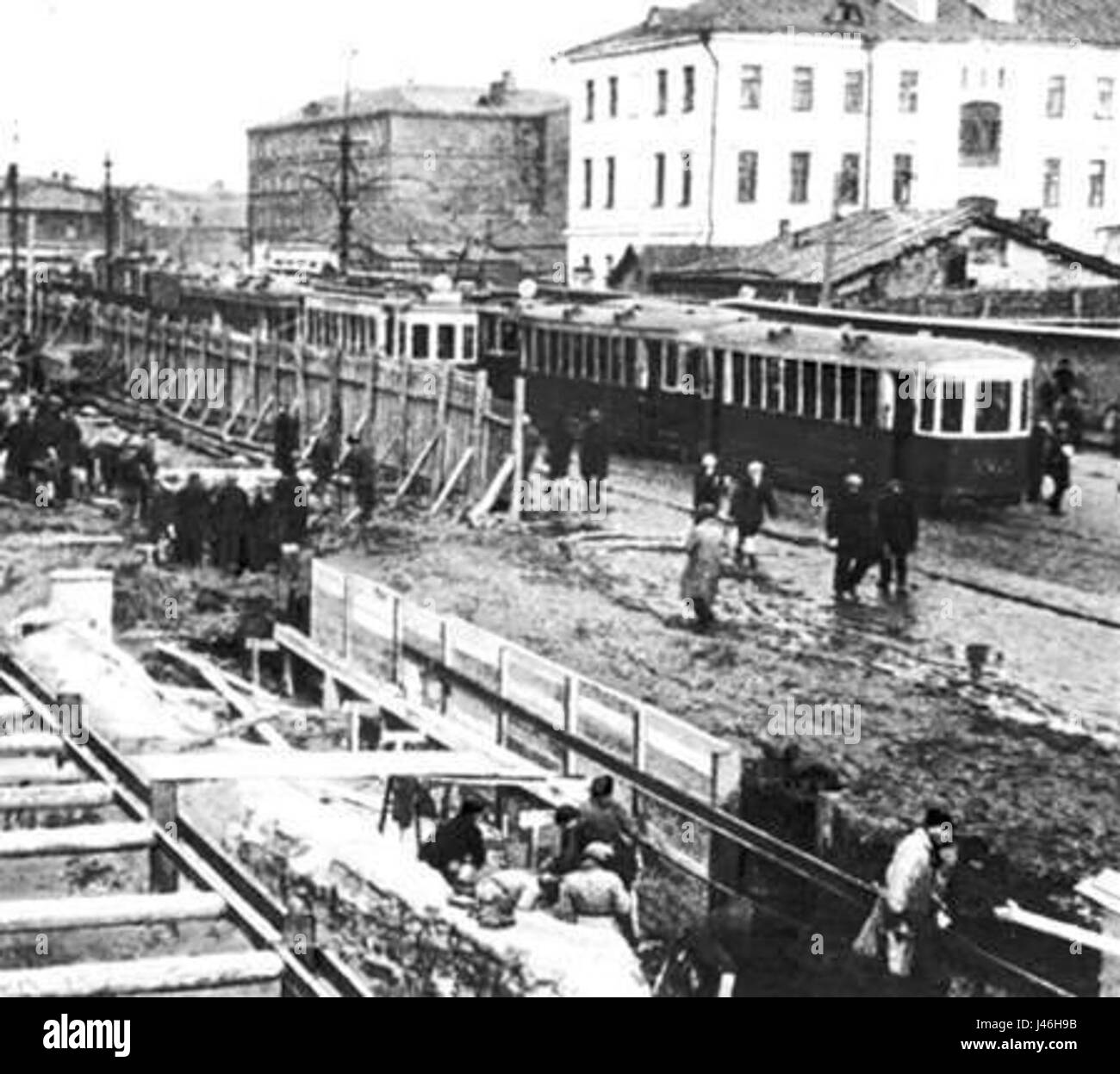 The construction of the Moscow Metro, beginning in the 1930s ...