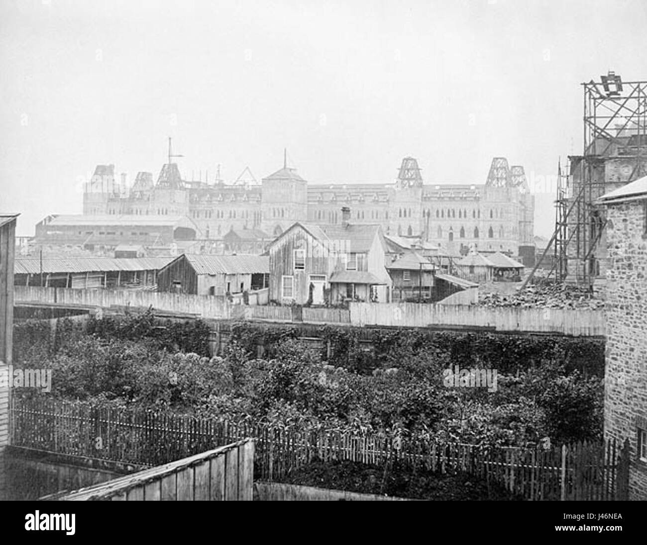 Building seen construction site Black and White Stock Photos & Images ...