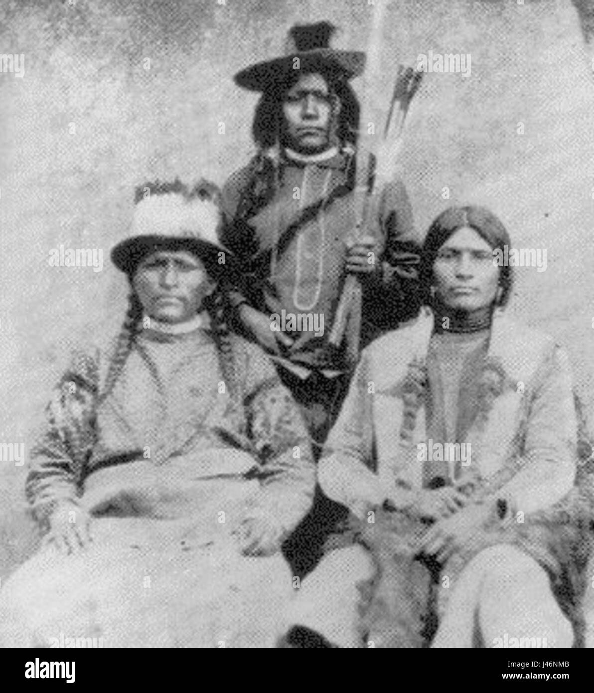American indian tribe family hi-res stock photography and images - Alamy