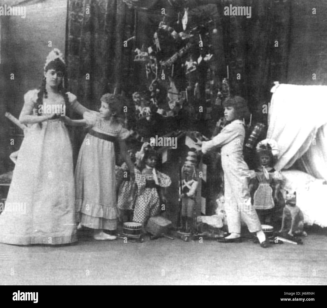 Nutcracker Stanislava Belinskaya as Clara Lydia Rubtsova as Marianna ...