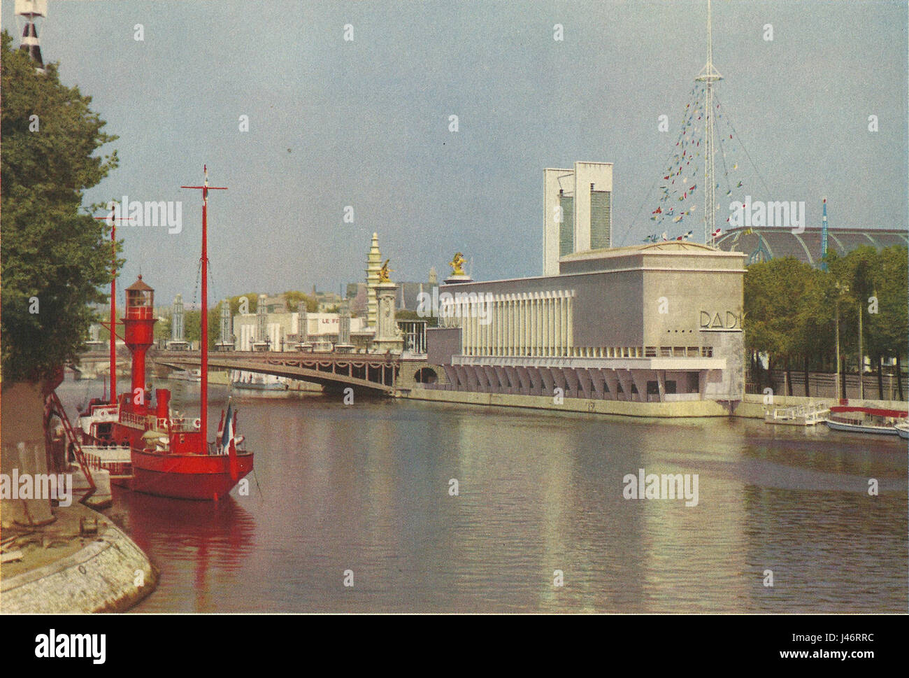 The 1937 Paris Exposition featured the *Pavillon de la Radio*, a ...