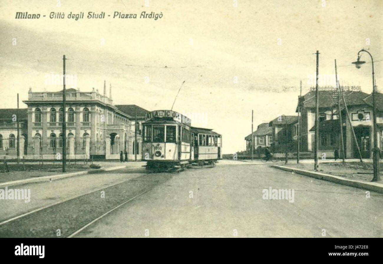 Milano piazza Leonardo da Vinci tram Edison Stock Photo - Alamy