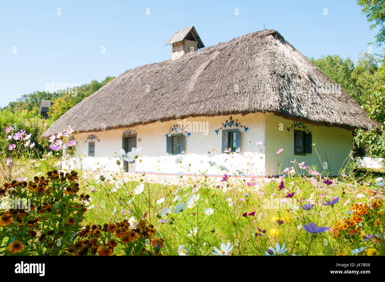 Typical native architecture thatched roof hi-res stock photography and ...