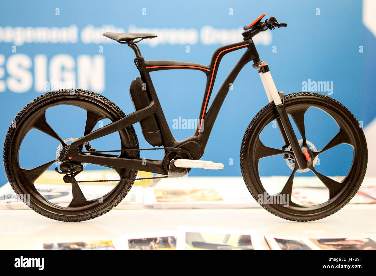 Robot cycle hi-res stock photography and images - Alamy