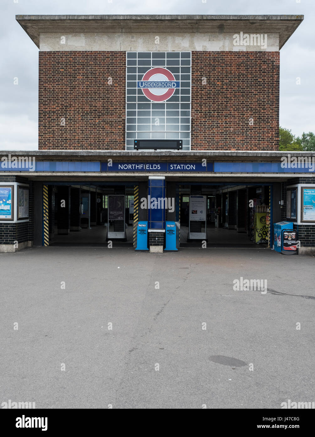 Northfields tube station hi-res stock photography and images - Alamy