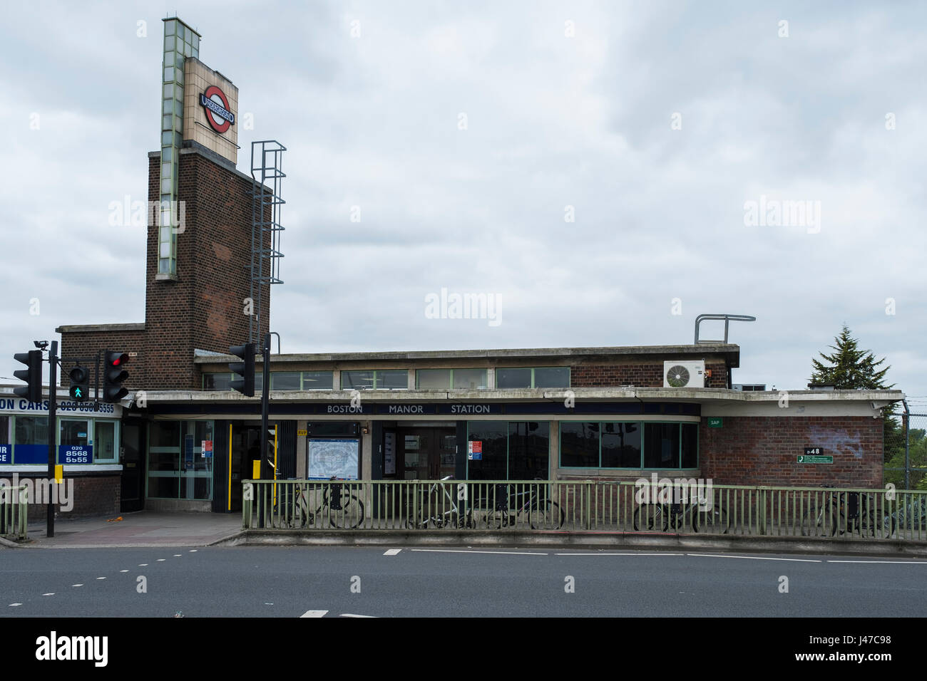 Boston manor tube station hi-res stock photography and images - Alamy