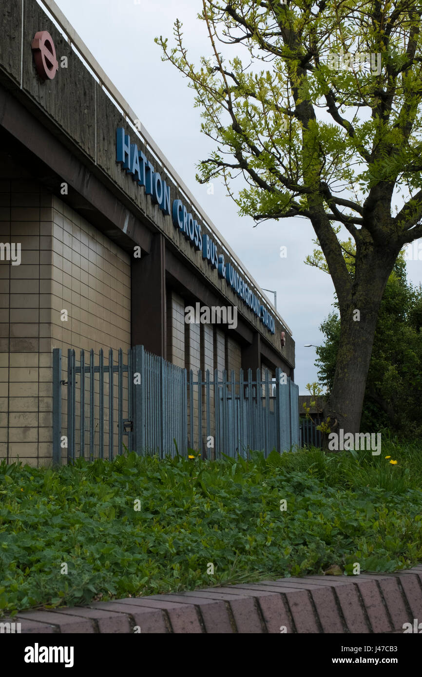 Heathrow bus london transport hi-res stock photography and images - Alamy
