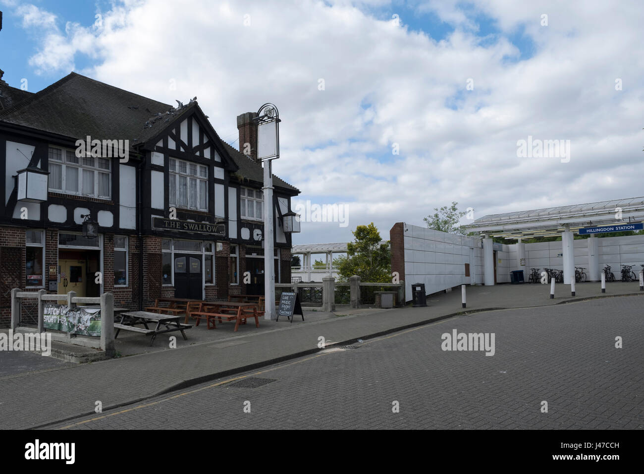 Hillingdon underground hi-res stock photography and images - Alamy