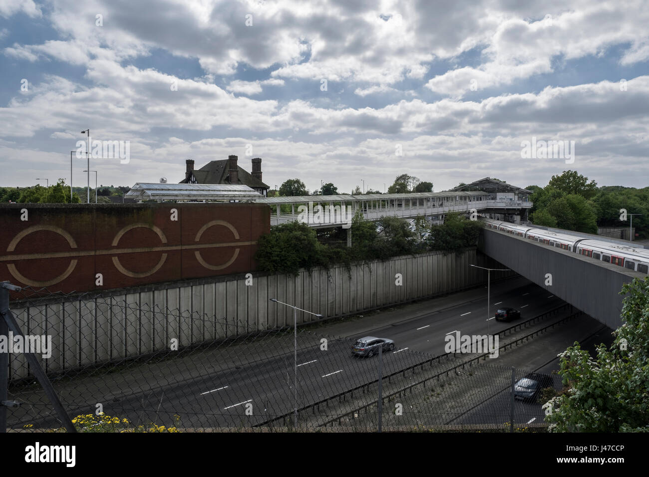 Hillingdon tube hi-res stock photography and images - Alamy
