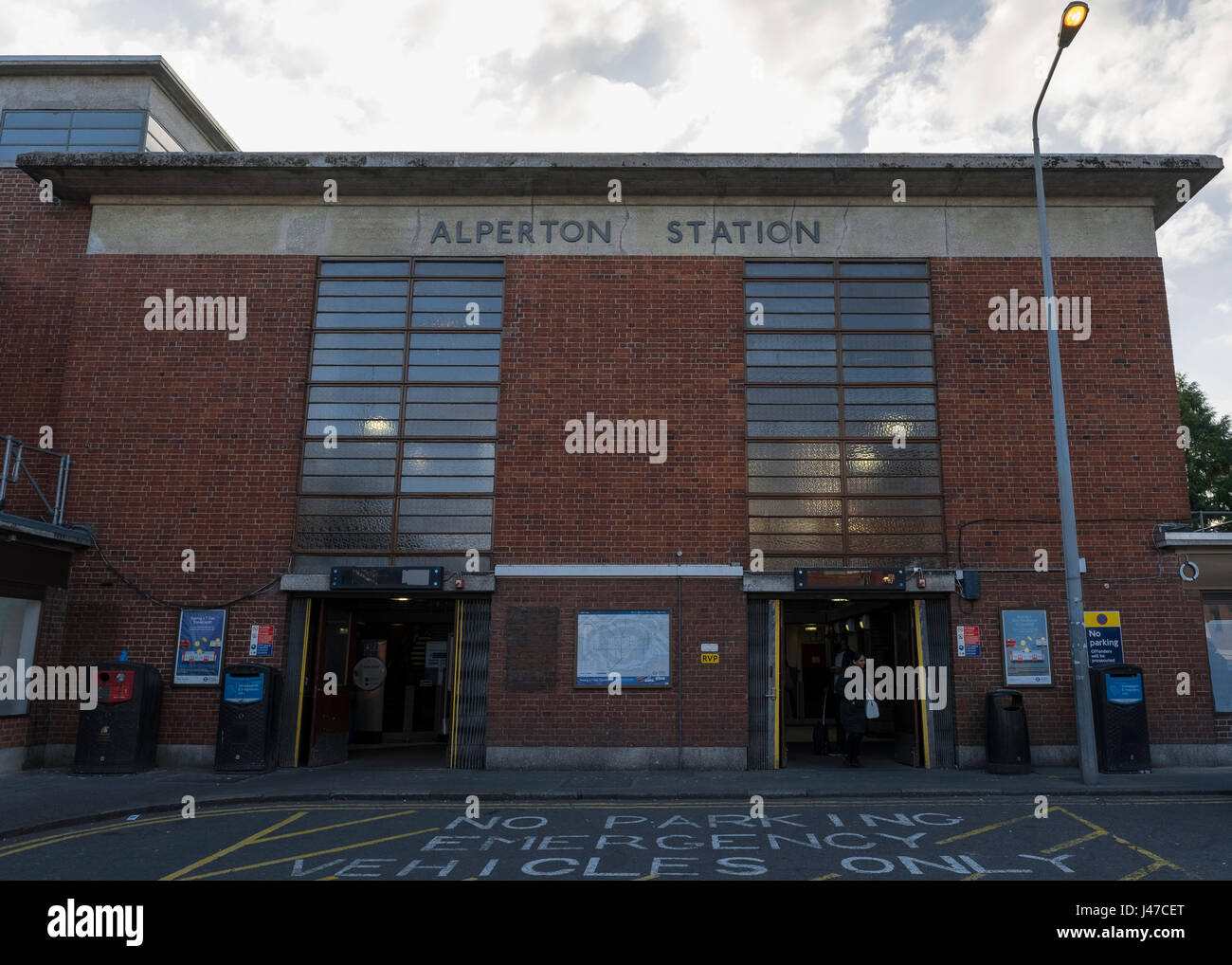Alperton tube station hi-res stock photography and images - Alamy