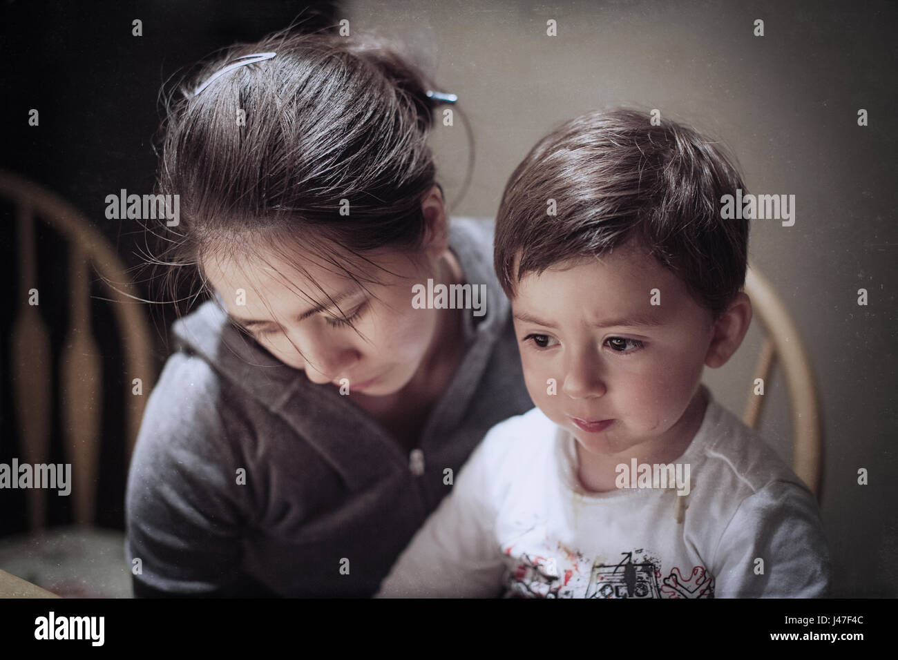 Asian mom sad child hi-res stock photography and images - Alamy
