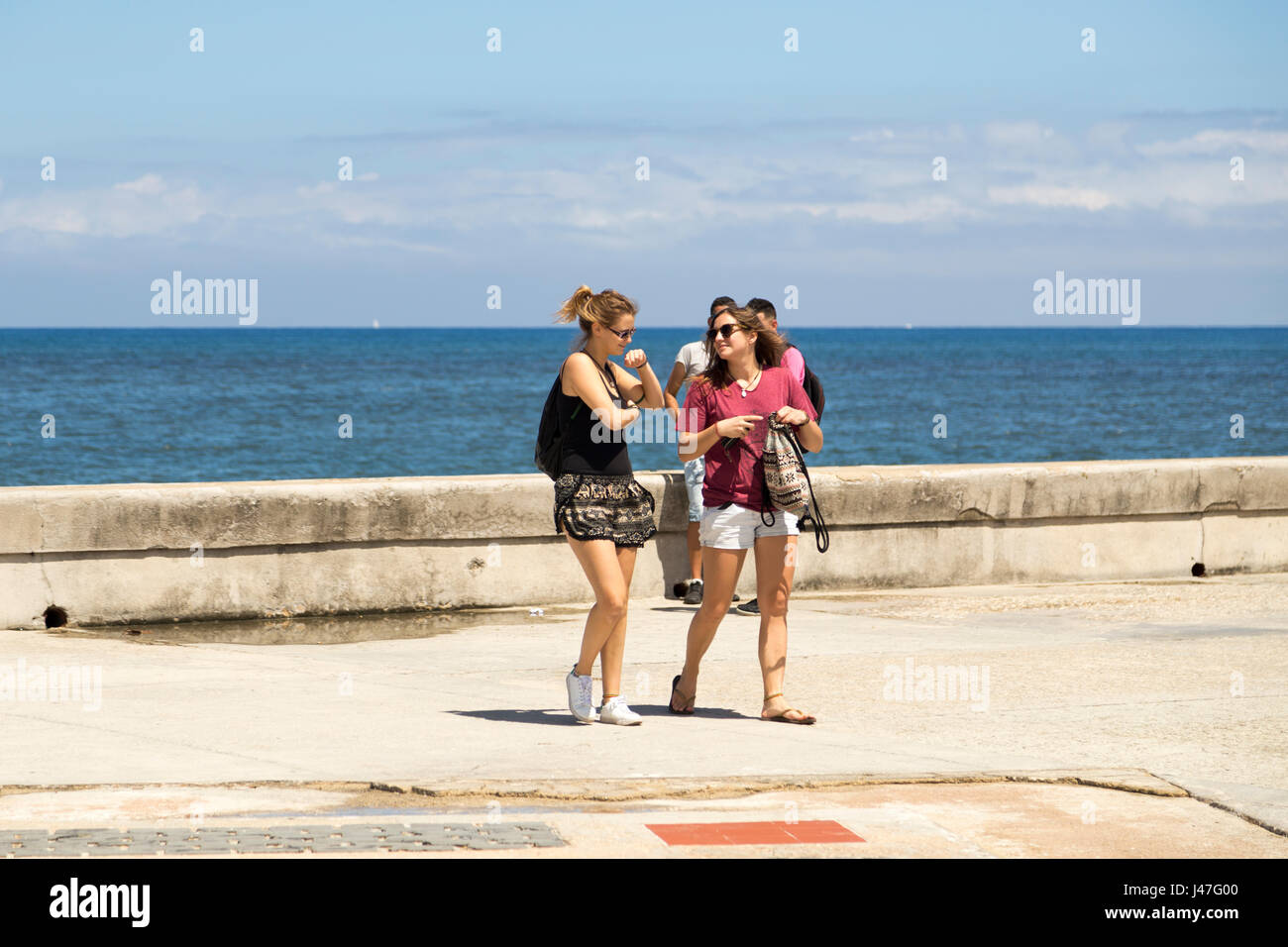 Havana girls hi-res stock photography and images - Alamy