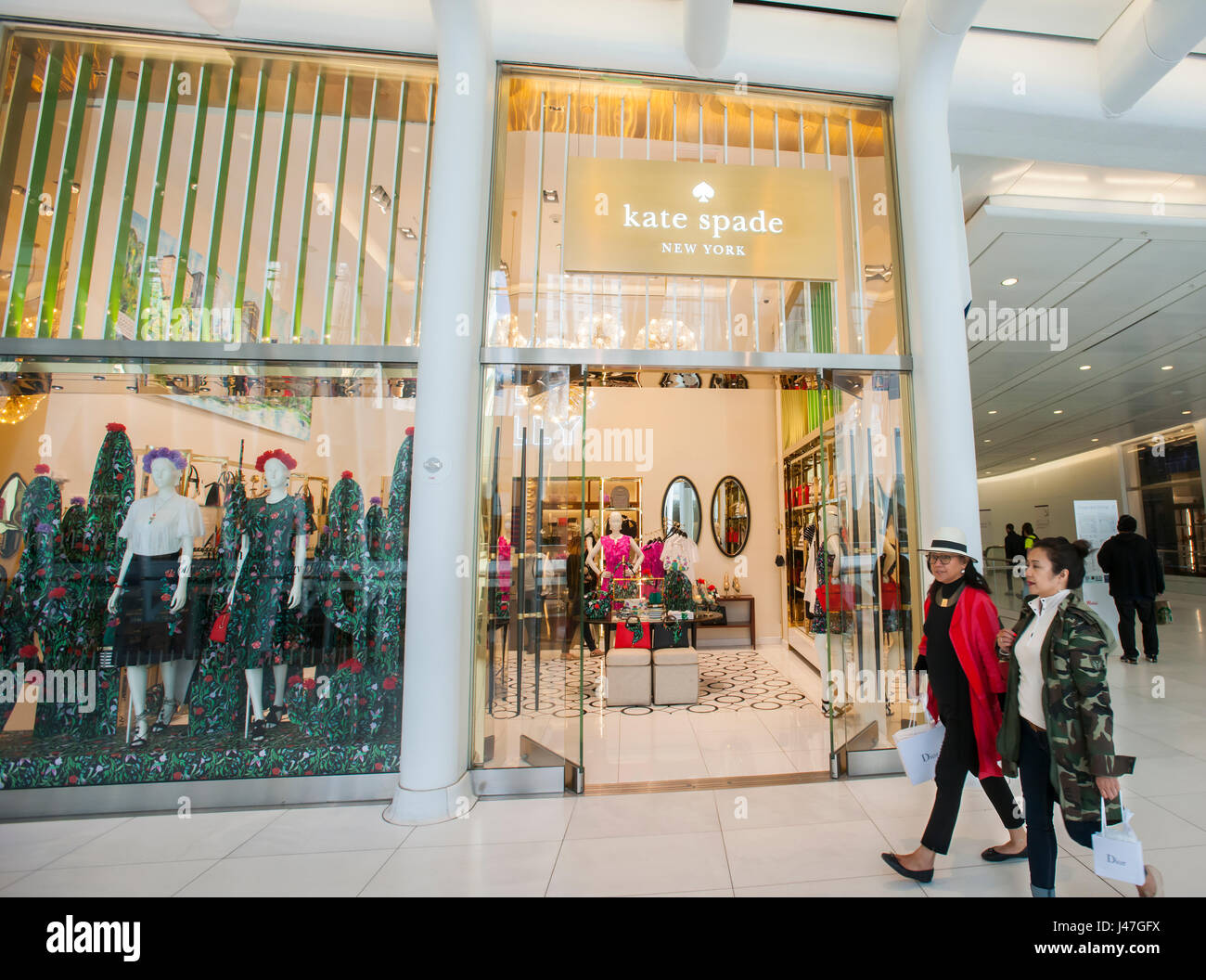 The Kate Spade store in the World Trade Center Transportation Hub ...