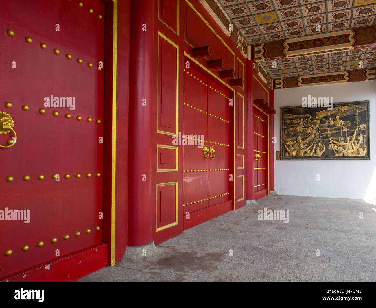 Taipei, Taiwan - October 20, 2016: Blood-red wooden door to a temple ...
