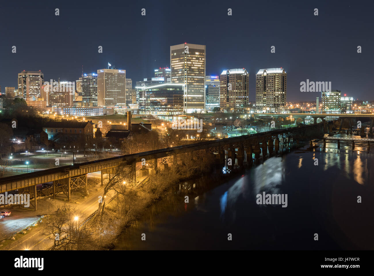 Richmond, Virginia skyline overlooking the James River Stock Photo - Alamy