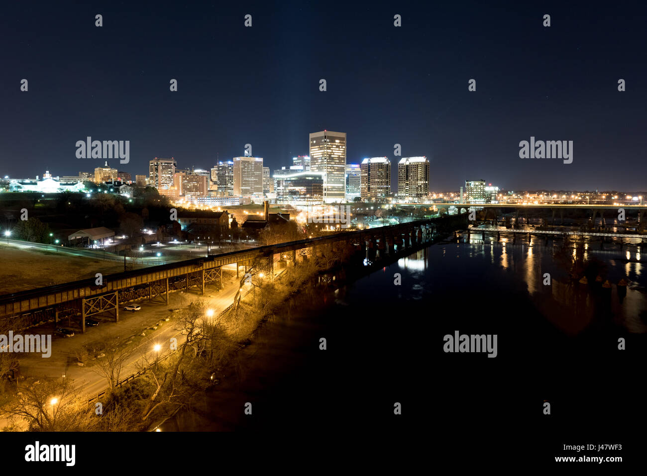 Richmond, Virginia skyline overlooking the James River Stock Photo - Alamy