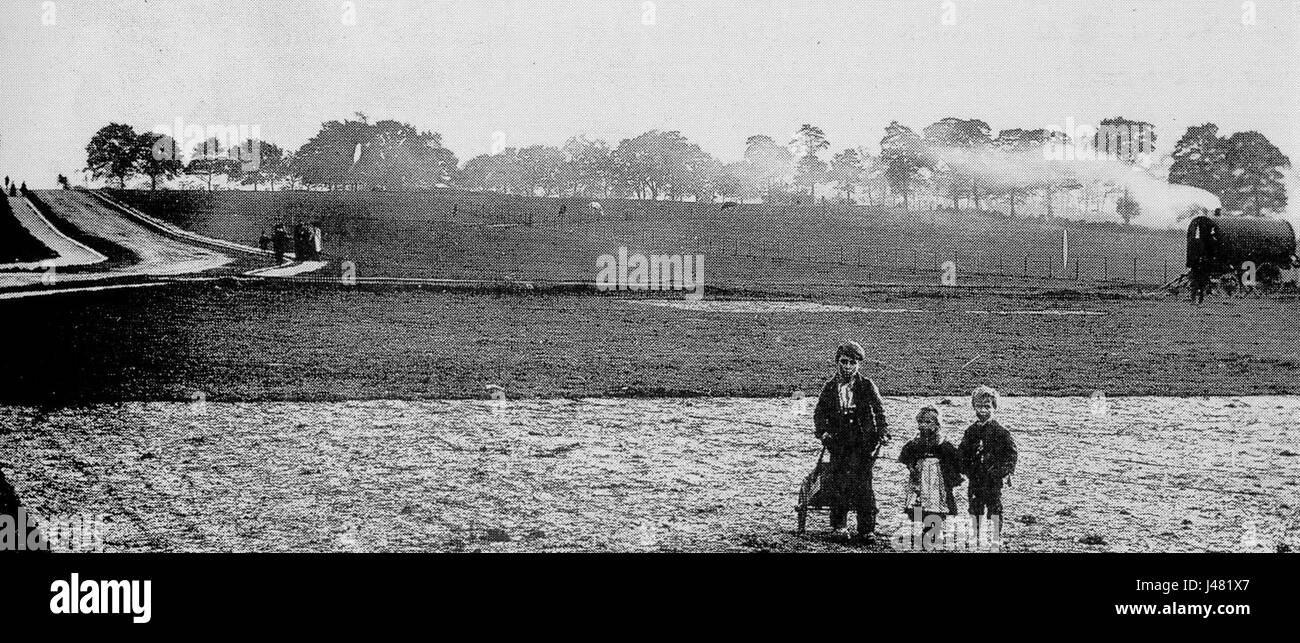 Looking from south london Black and White Stock Photos & Images - Alamy