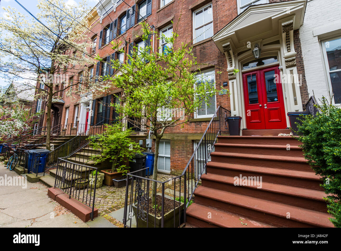 Historic District of Court Street in Wooster Square in New Haven ...