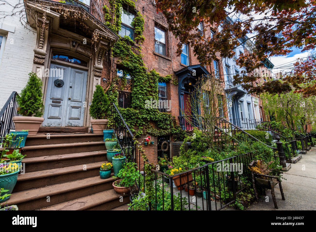 Historic District of Court Street in Wooster Square in New Haven ...