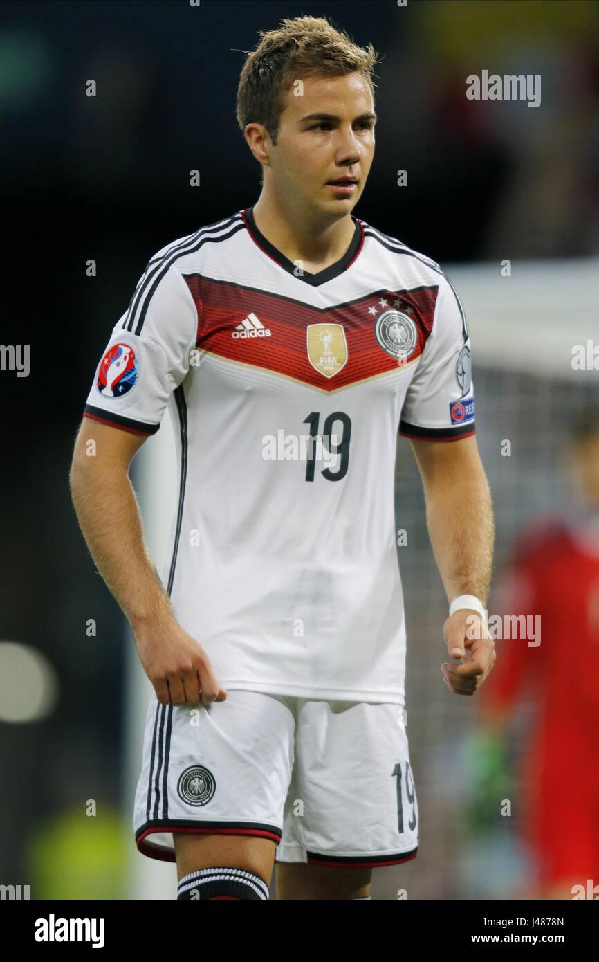 MARIO GOTZE GERMANY BAYERN MUNICH GERMANY & FC BAYERN MUNICH HAMPDEN ...