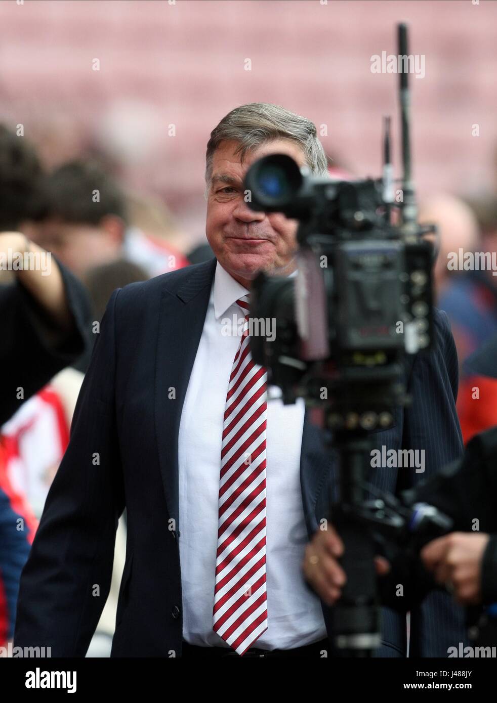SAM ALLARDYCE SUNDERLAND FC MANAGER SUNDERLAND FC MANAGER STADIUM OF ...