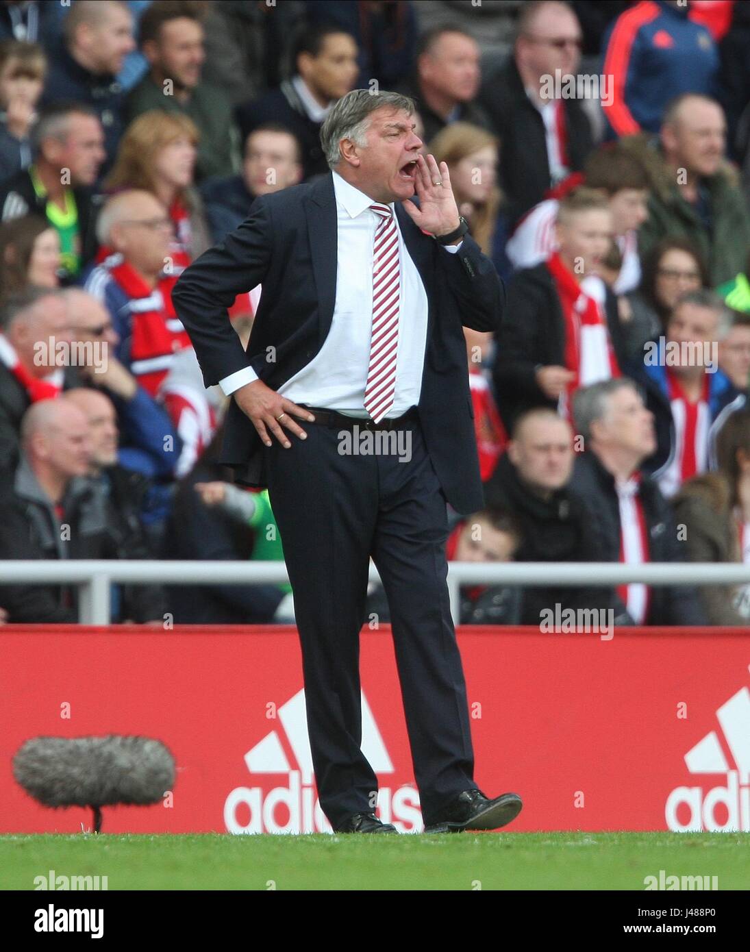SAM ALLARDYCE SUNDERLAND FC MANAGER SUNDERLAND FC MANAGER STADIUM OF ...