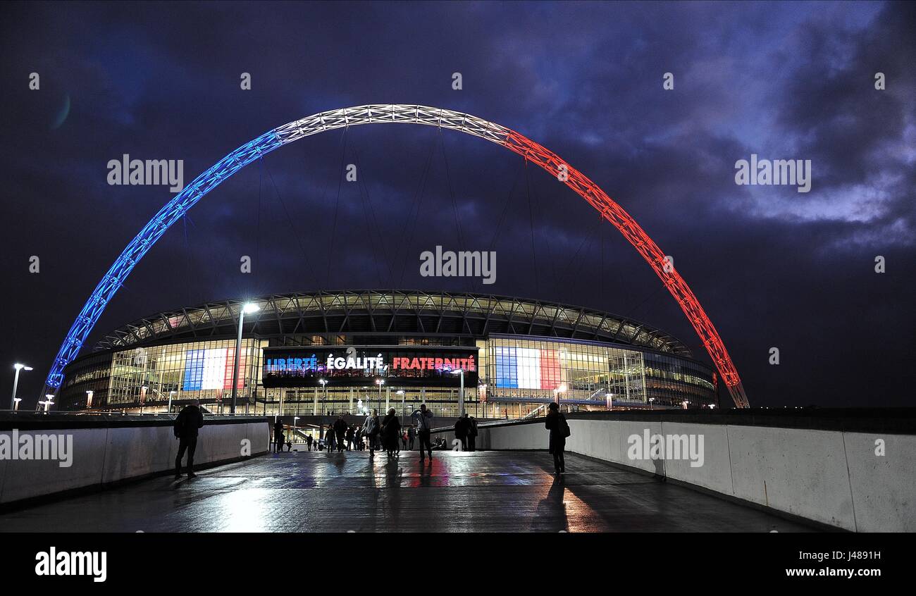 THE FAMOUS WEMBLEY ARCH ILLUMI THE MESSAGE ON THE L/E/D BOARD WEMBLEY ...