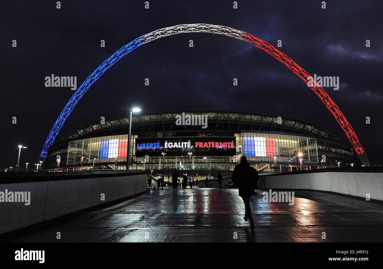 THE FAMOUS WEMBLEY ARCH ILLUMI THE MESSAGE ON THE L/E/D BOARD WEMBLEY ...