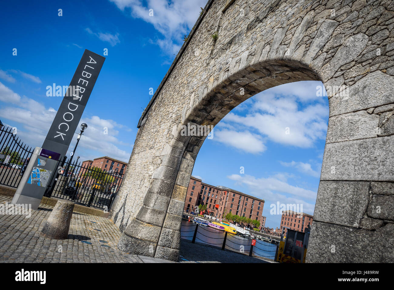 Brick entrance nobody sign hi-res stock photography and images - Alamy