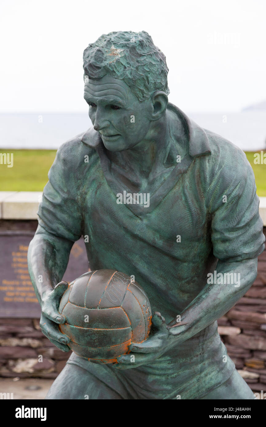 Gaa football hi-res stock photography and images - Alamy