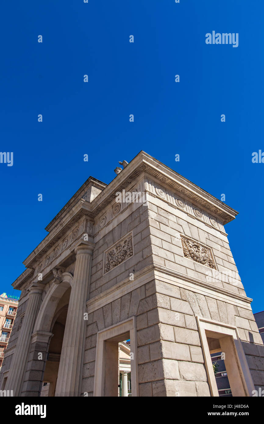 Detail of the Porta Garibaldi in Milan, Italy Stock Photo - Alamy