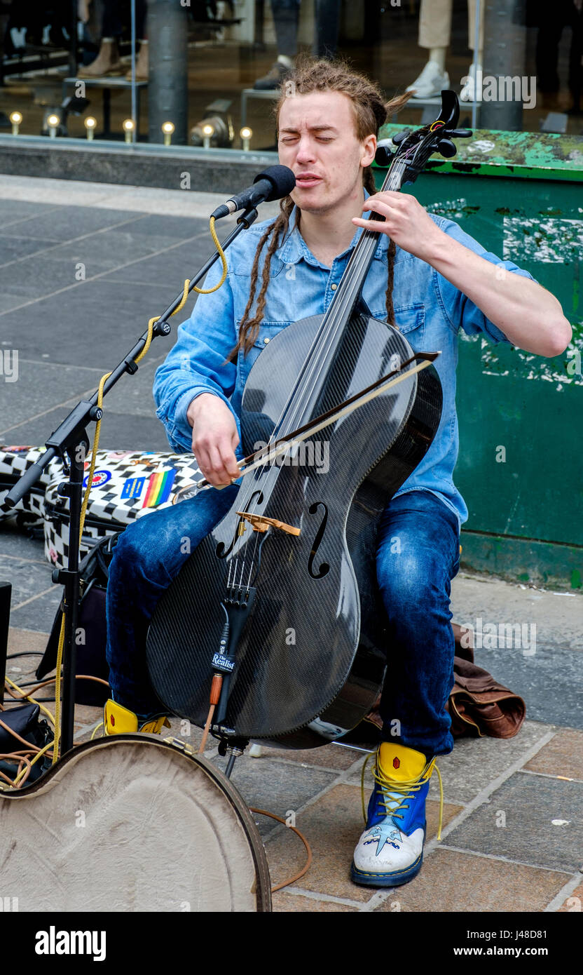 Morrissey singer record hi-res stock photography and images - Alamy