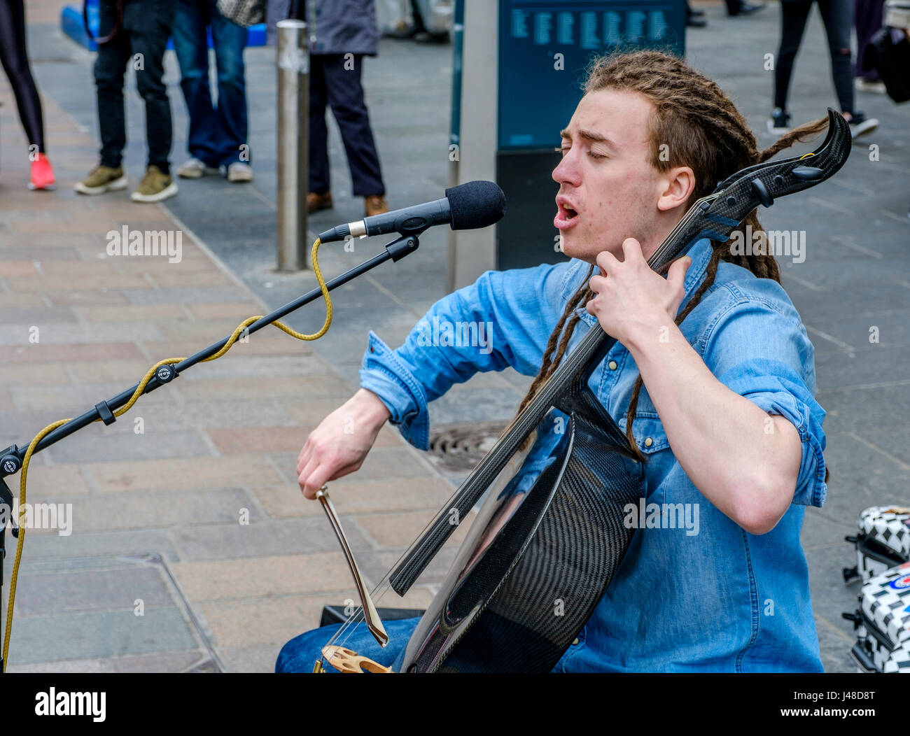 Morrissey singer record hi-res stock photography and images - Alamy