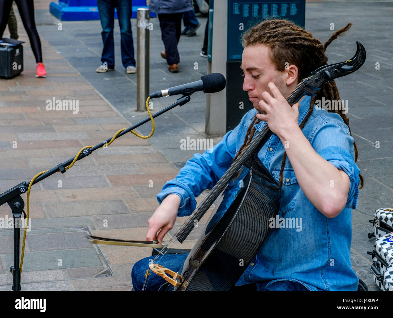 Morrissey singer record hi-res stock photography and images - Alamy