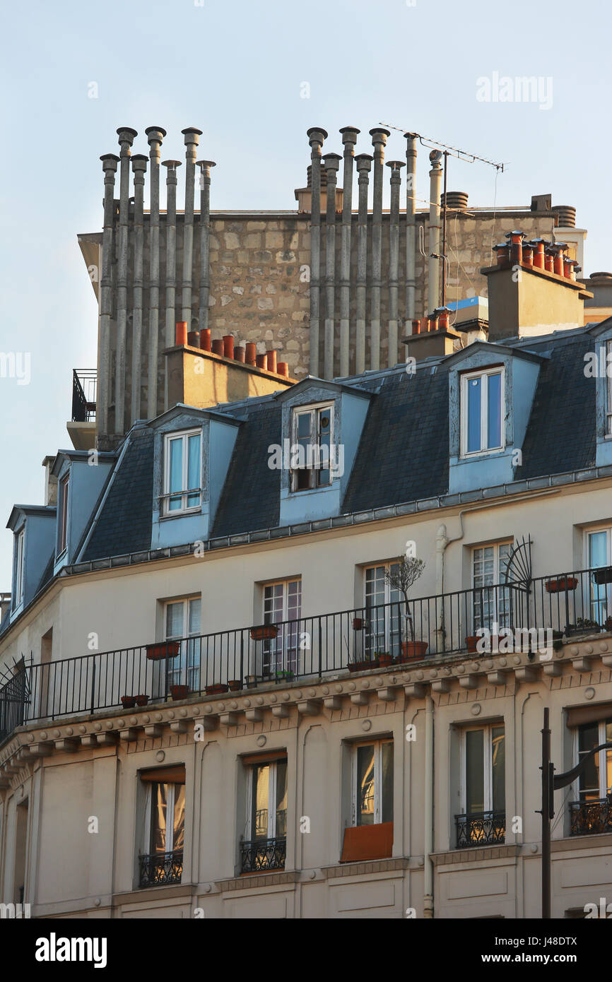 Roof in paris hi-res stock photography and images - Alamy