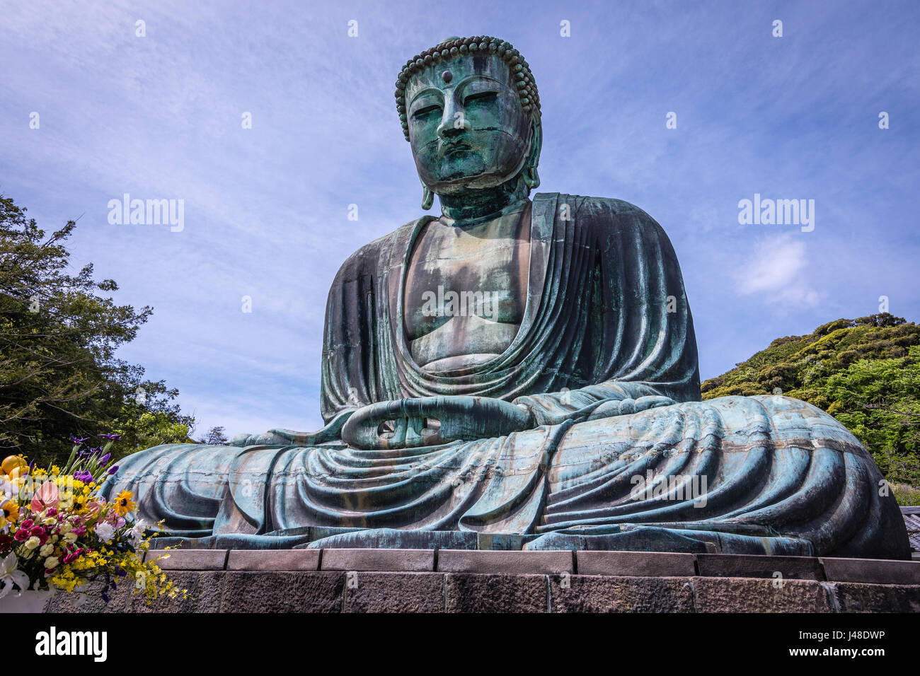 Huge bronze statue buddha hi-res stock photography and images - Alamy