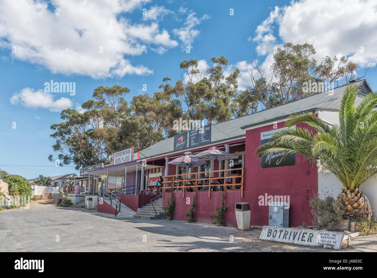 BOTRIVIER, SOUTH AFRICA - MARCH 27, 2017: A restaurant, supermarket and ...