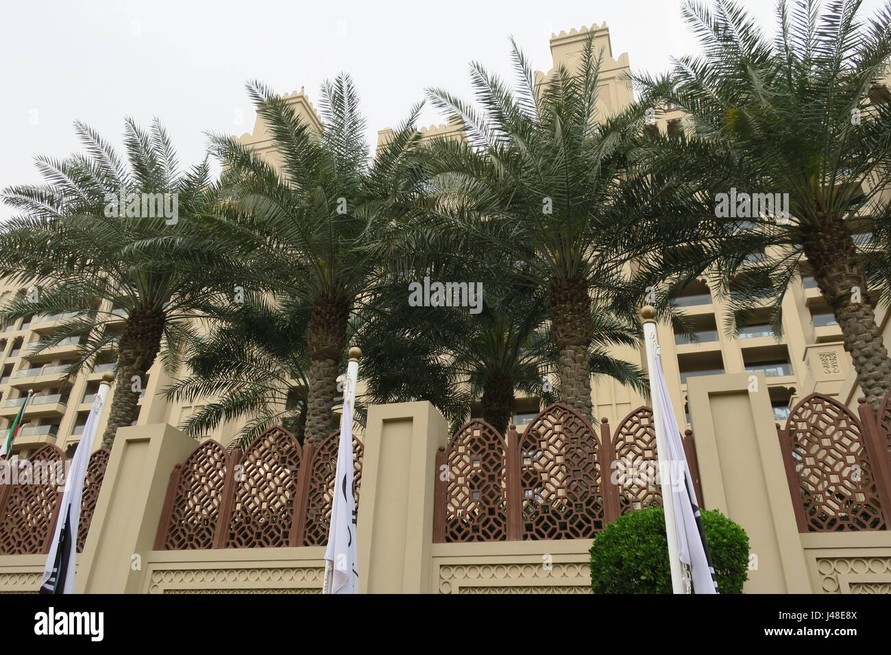Well known settlement The Palm Jumeirah in Dubai Stock Photo - Alamy