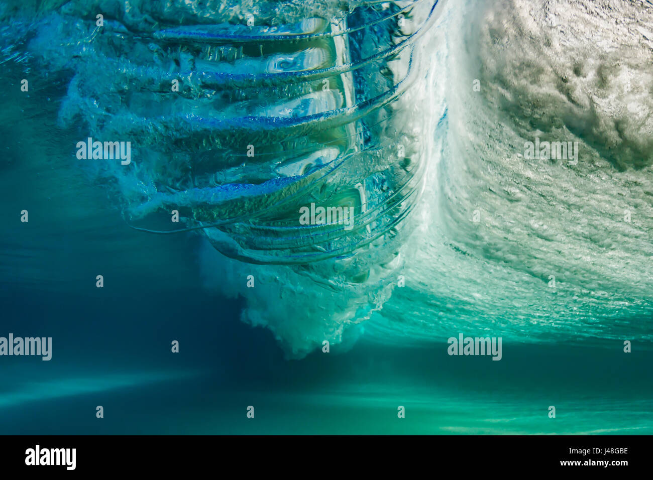 HAWAII, USA: INCREDIBLE images have revealed the anatomy of a wave ...